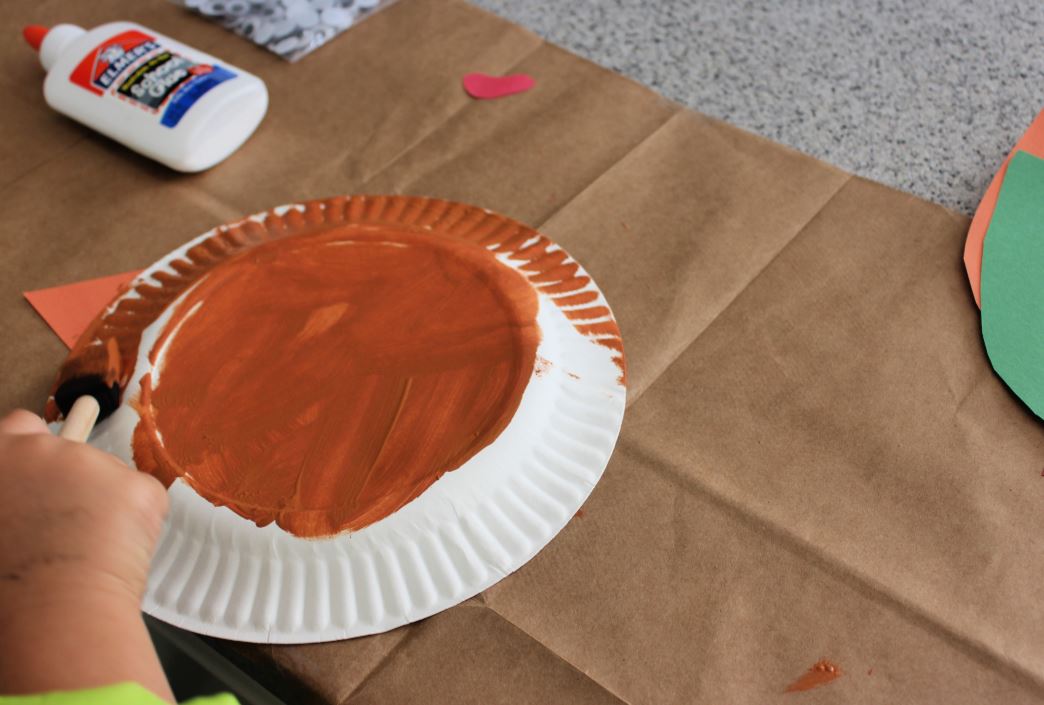 Paper Plate Turkey Craft for Kids + Free Turkey Template - Live Well ...