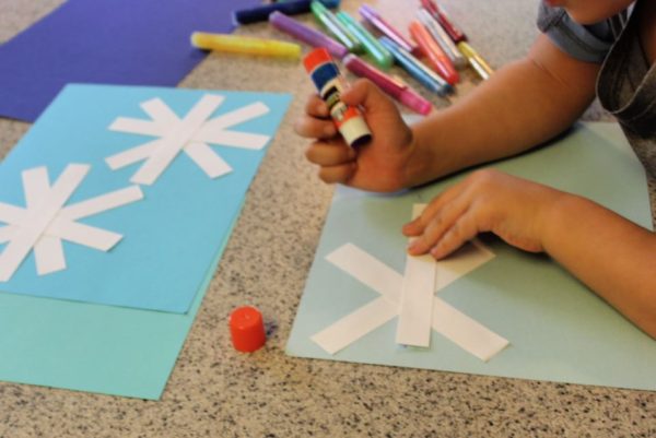 Glitter Glue Snowflakes: A Fun Winter Craft - Live Well Play Together