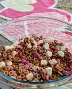 How to Make Valentine's Trail Mix: A Quick and Easy Valentine's Day ...